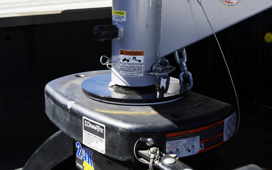Gooseneck to 5th Wheel Adapter from Hitches & Couplers